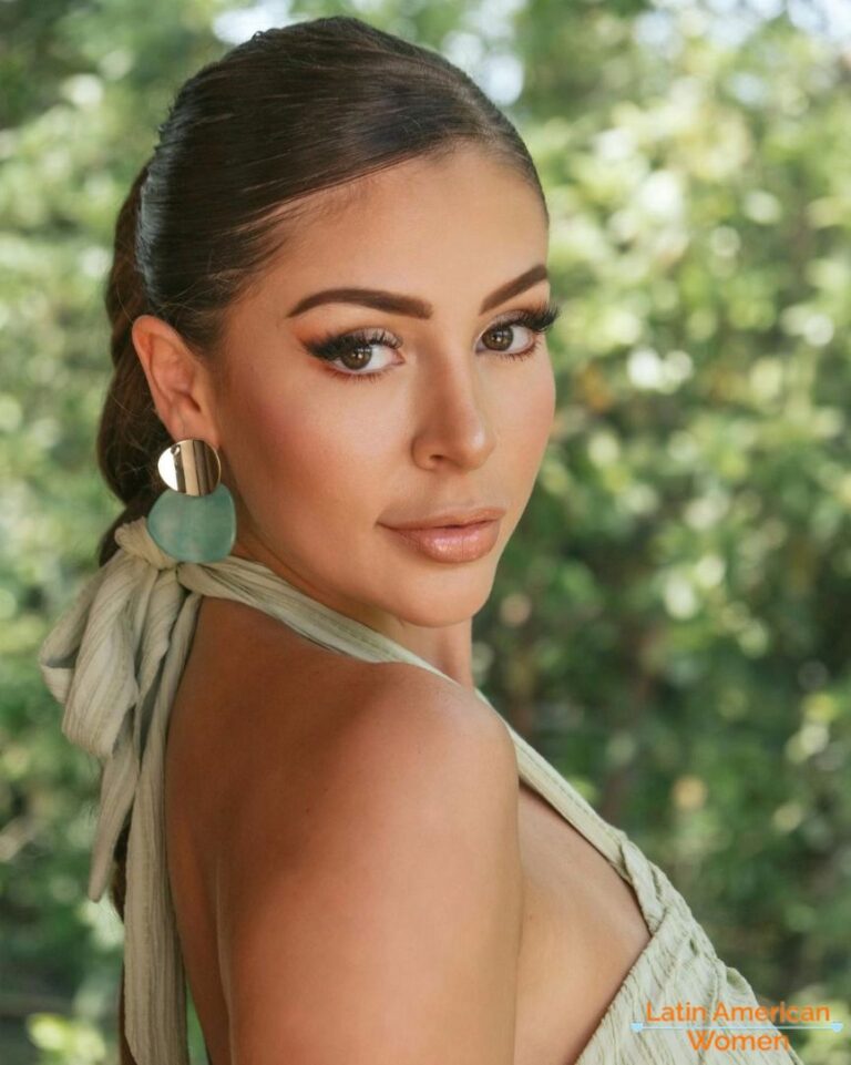 Dating Costa Rican Women: The Ultimate Guide for Men