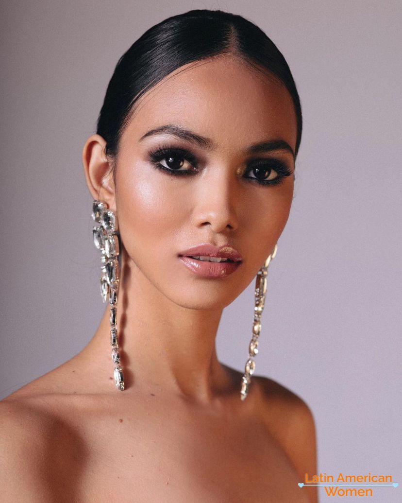 The Complete Guide on Dating Mysterious Mexican Women