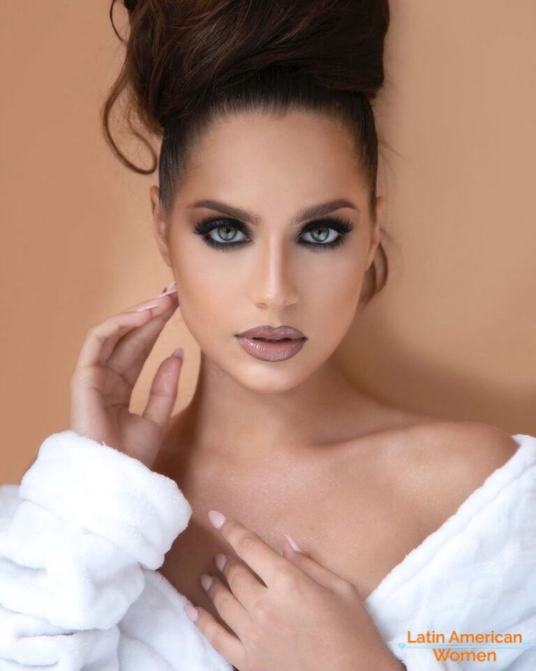 The Complete Guide on Dating Mysterious Mexican Women